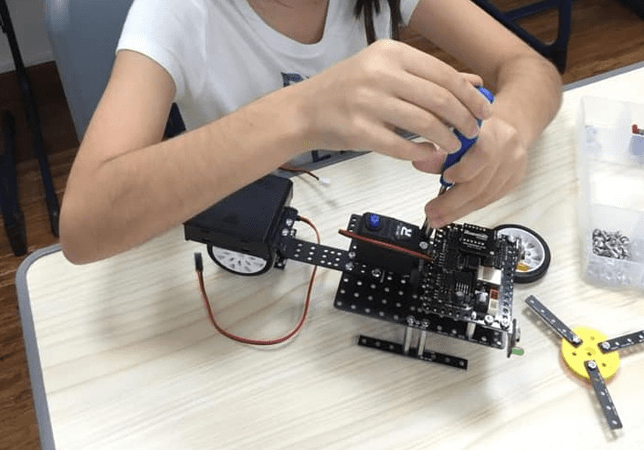 Level 1: Robotics & Coding for Kids - Ages: 6-14 | skilldeer